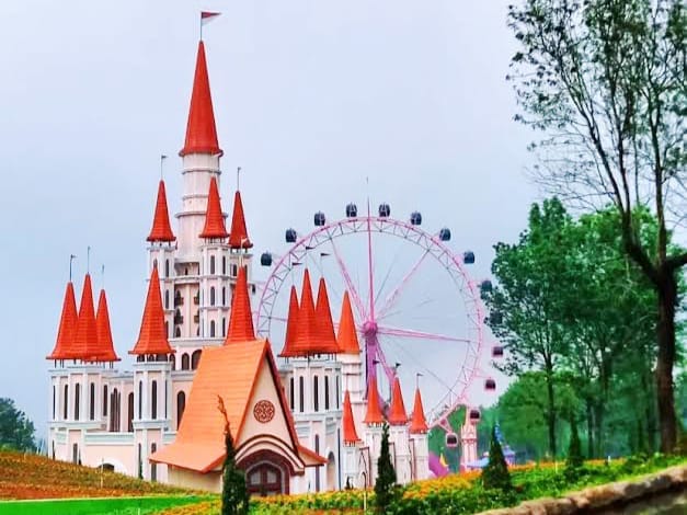 Hibiscus Fantasy Puncak: Destinasi Wisata Seru di Puncak, Bogor ...
