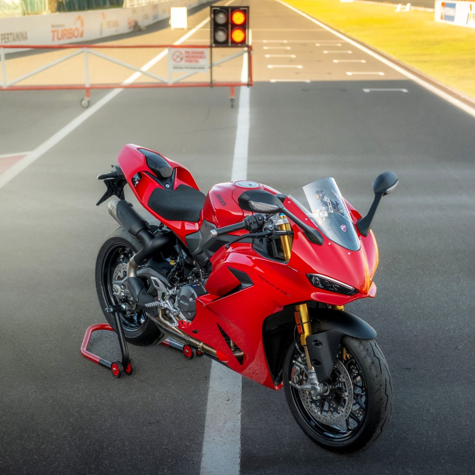 Ducati Panigale V2 Debut di Sirkuit Mandalika Dalam Perayaan Besar We ...